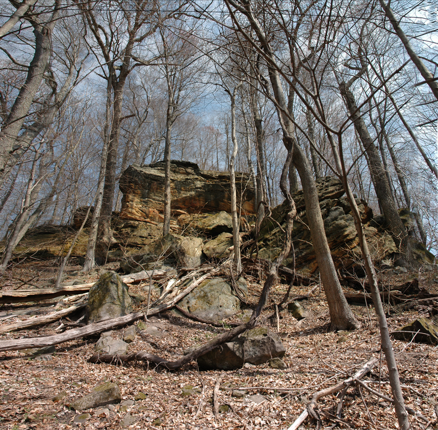 The Many Legends of Pipe’s Cliff – Richland County History